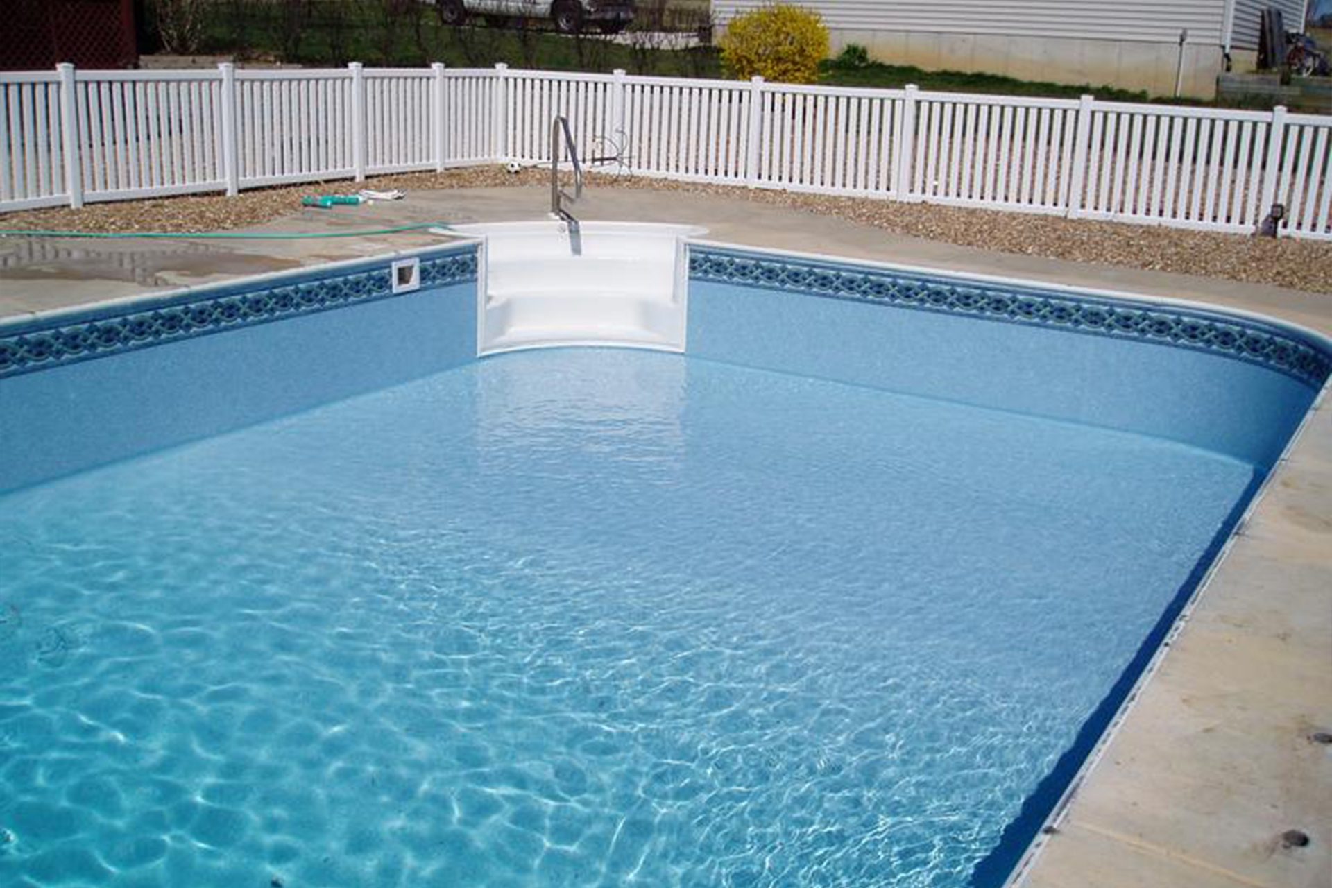 Swimming Pool Cleaning Service | Florida Pool & Spa | St. Louis